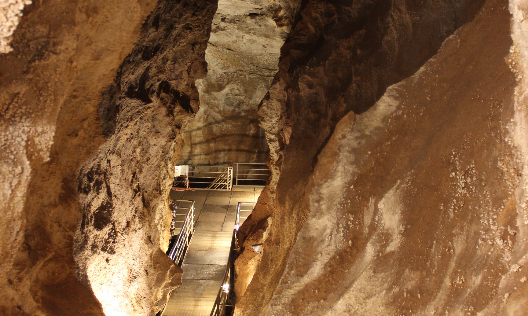 Kristallhöhle Kubach :: Hotel Tannenhof Haiger